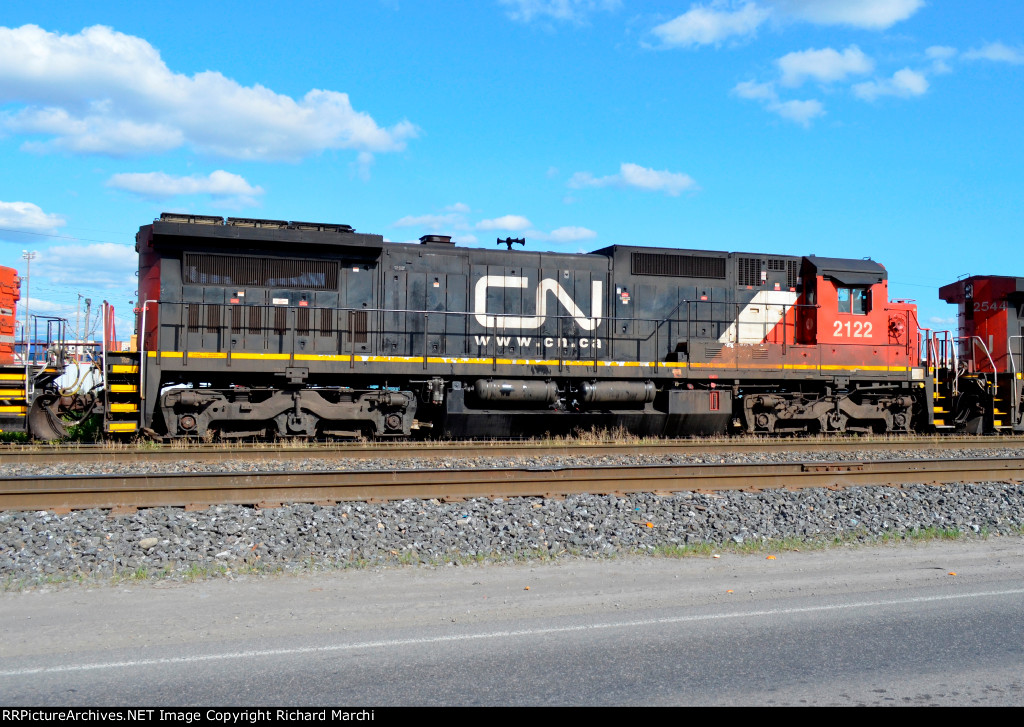 CN 2122